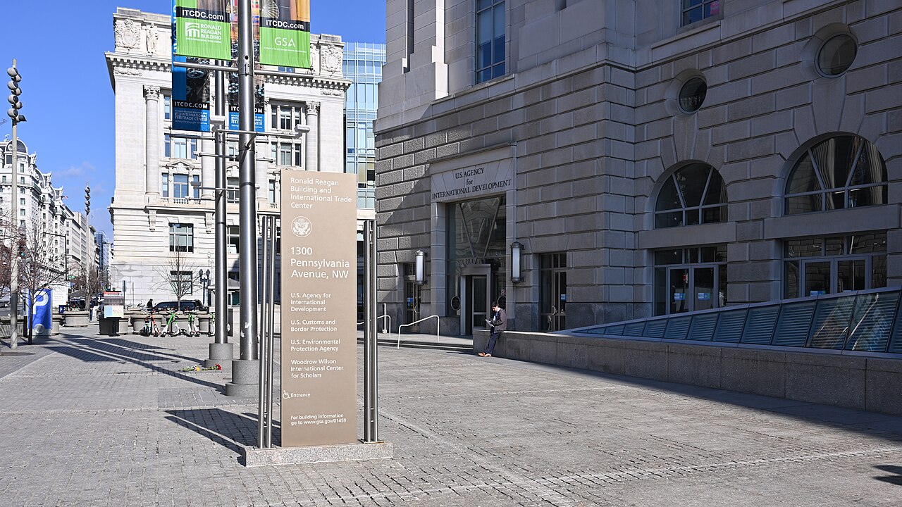 Sjef for bistandskontrollorgan sparket etter Trump-kritikk - Transit ...